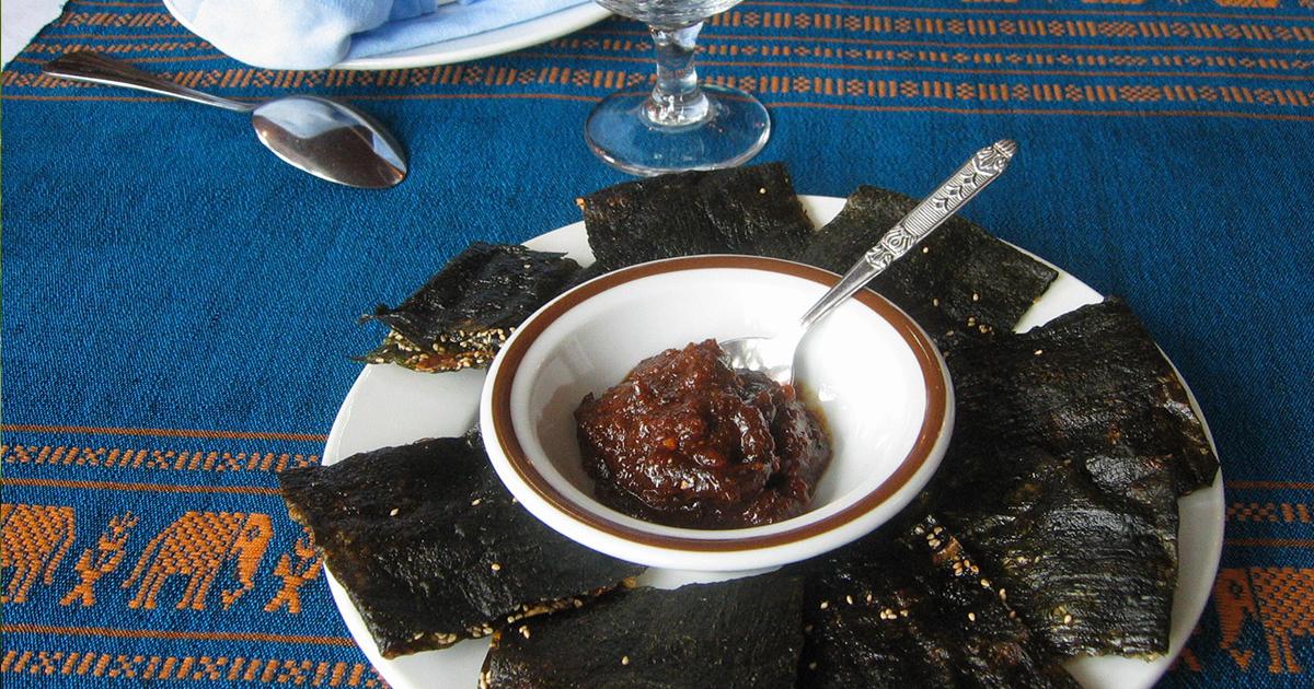 Cheo Bong : the chilly paste made with buffalo skin.